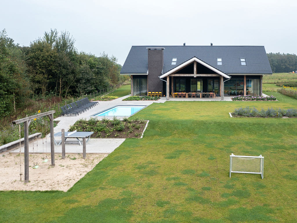 Groepsaccommodaties met zwembad in Nederland.